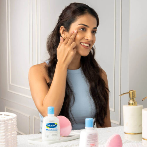 How to Use Cleansers: Step-by-Step Guide for Healthy Skin | Cetaphil IN
